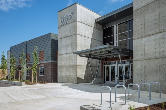 Central Oregon Community College Redmond Technology Center – Kirby ...
